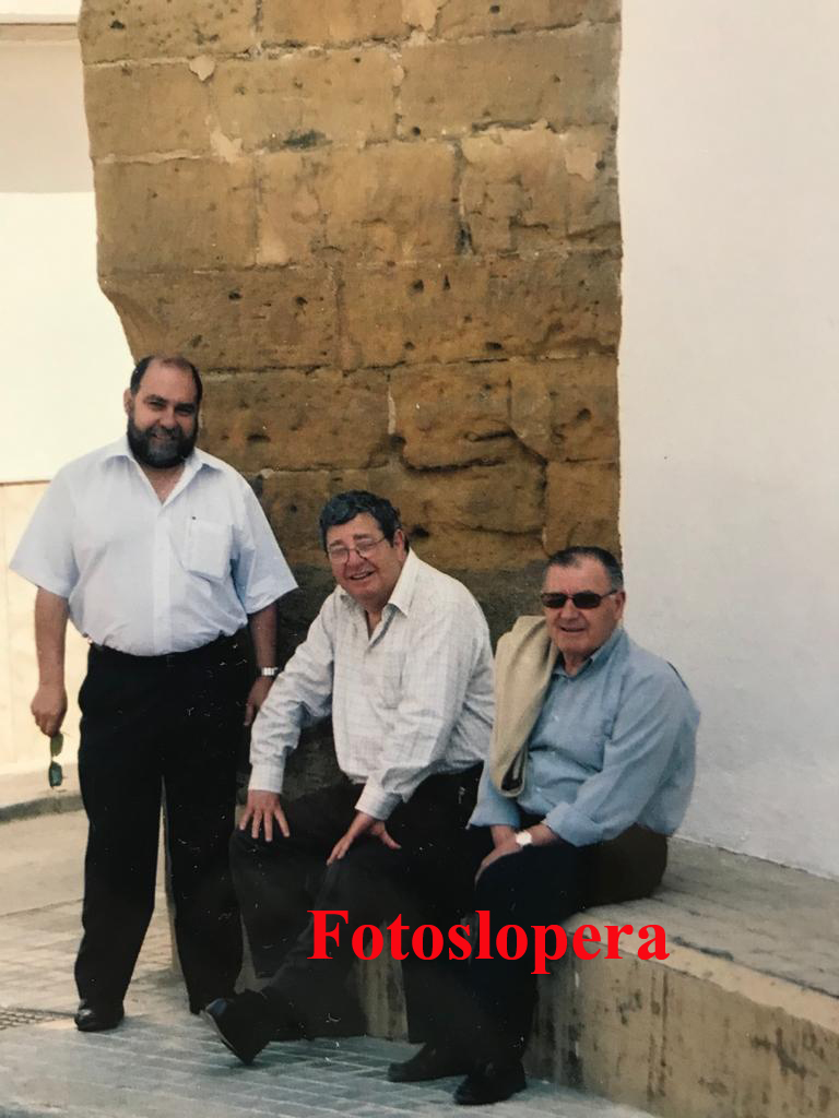Recuerdo de José Miguel Morato, Juanín Porras y Benito García junto a ...