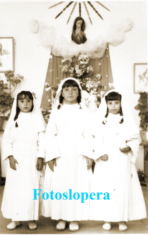 Recuerdo de la Primera Comunión de las loperanas Carmen Torres, Elisa ...