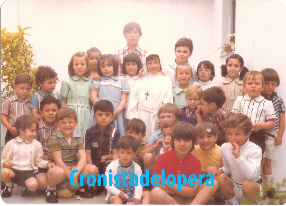 Primera Comunión de la niña Consuelo Valenzuela Huertas en 1977 ...