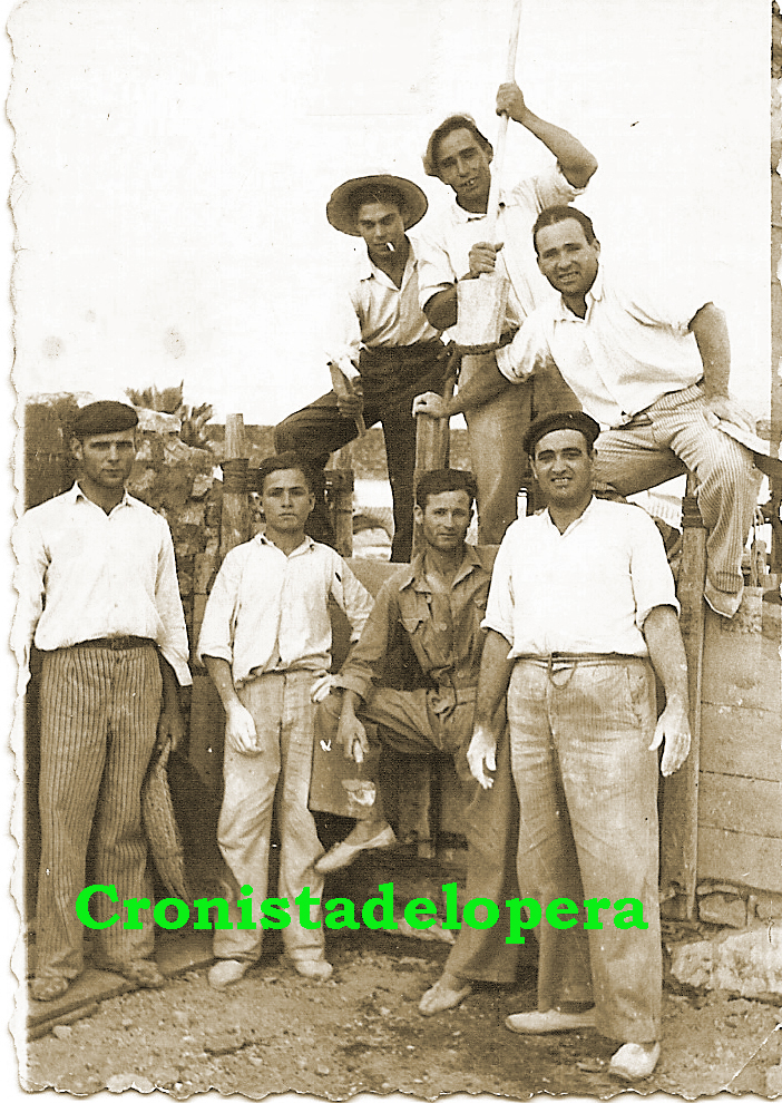 Loperanos haciendo un tapial. Años 50. Manuel Torres, Serafín Blanca ...