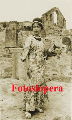 La Loperana Obdulia Alcalá Delgado ataviada con vestiduras greco ...